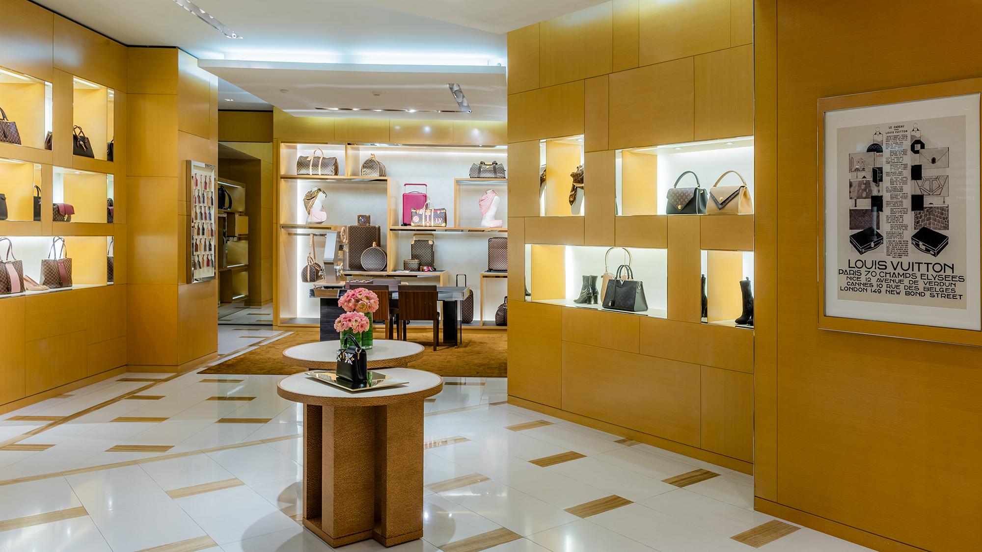 Louis Vuitton Napoli Store in Napoli, Italy | LOUIS VUITTON