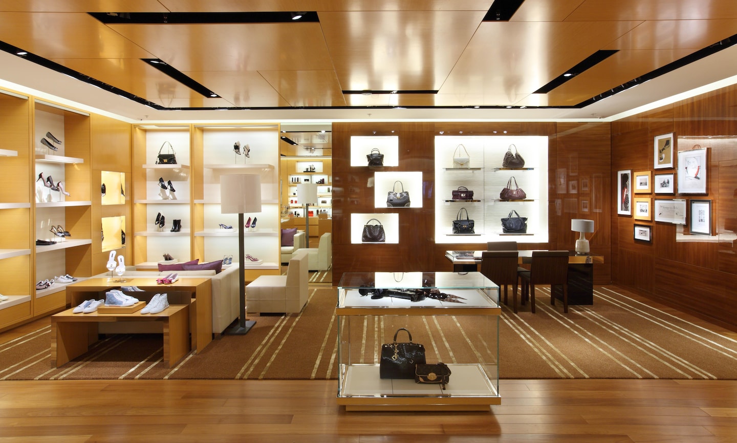 Louis Vuitton Melbourne Crown Store in Melbourne, Australia | LOUIS VUITTON