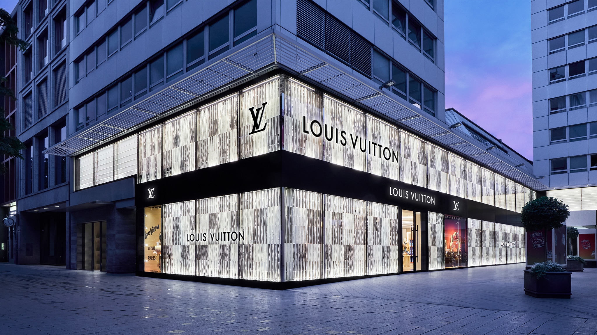 Louis Vuitton Düsseldorf Store in Düsseldorf, Germany | LOUIS VUITTON