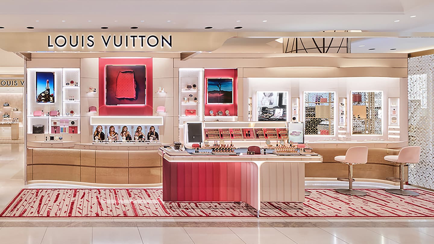 Louis Vuitton Osaka Hankyu Umeda Women 2F Store in Osaka, Japan | LOUIS ...