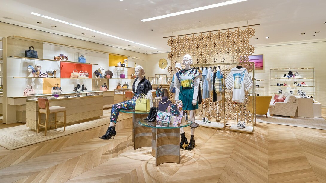 Louis Vuitton Osaka Hankyu Umeda Women 9F Store in Osaka, Japan | LOUIS ...