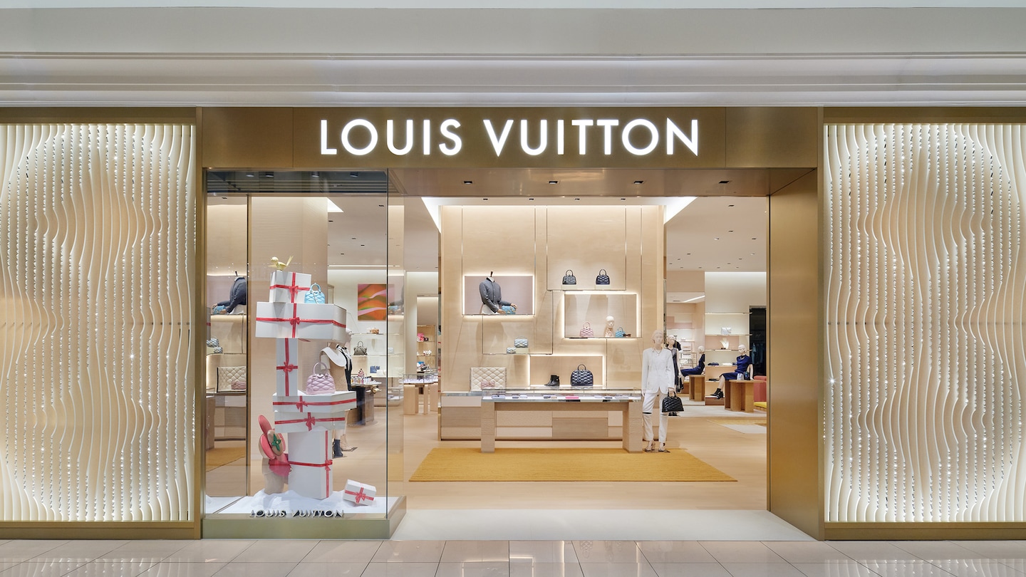 Louis Vuitton Daimaru Sapporo Store Store in Sapporo, Japan | LOUIS VUITTON