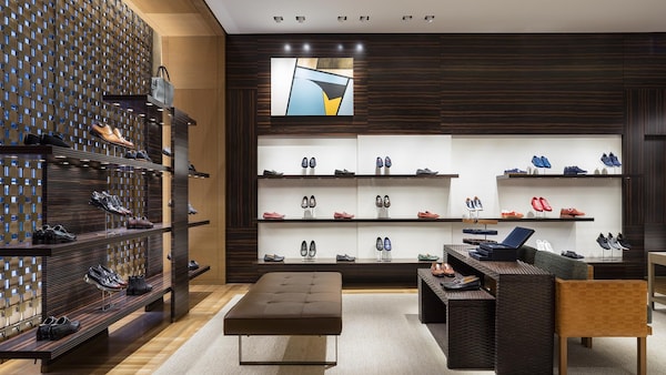 Louis Vuitton Chicago Michigan Avenue Store in Chicago, United States ...